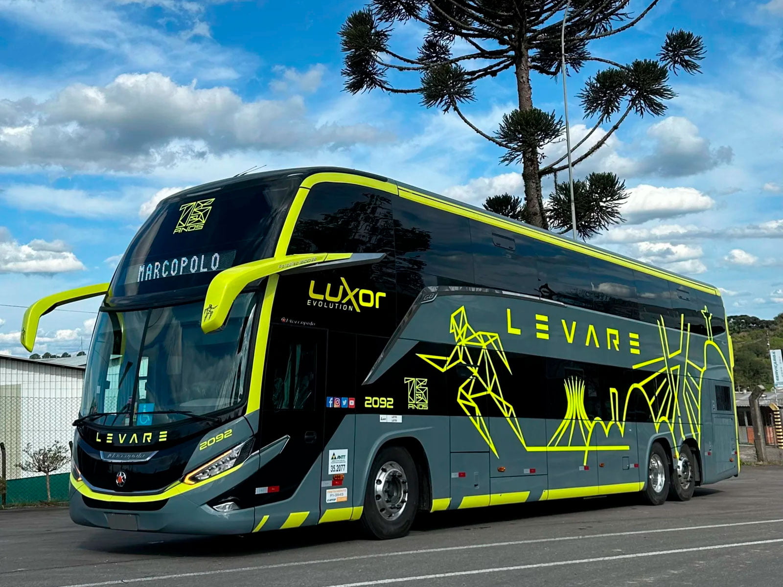 Levare comemora 15 anos com dois novos ônibus para reforçar sua frota ...